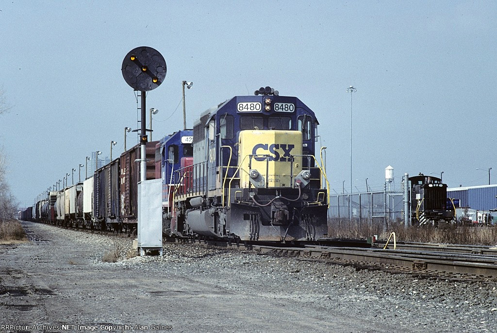 CSX SD40M-2 8480